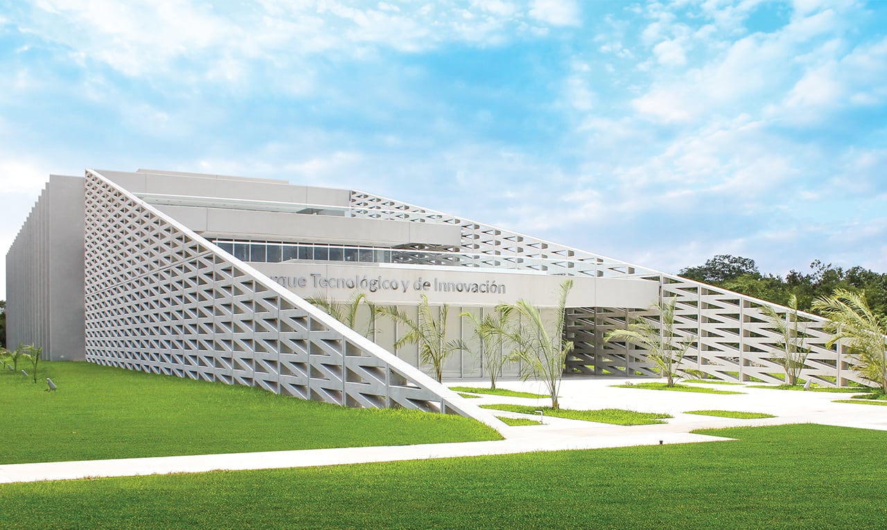 5 edificios icónicos del Arq. Quijano Axle en nuestro campus universitario